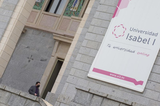 La Universidad Isabel I en Startup OLÉ 2023: Fomentando el ...