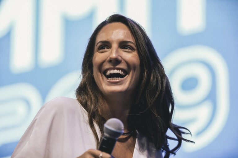Camilla Junqueira, la ejecutiva que lidera el ecosistema del ...